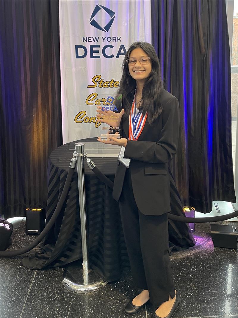 Deer Park’s DECA Team Earns Four Trophies at State Conference