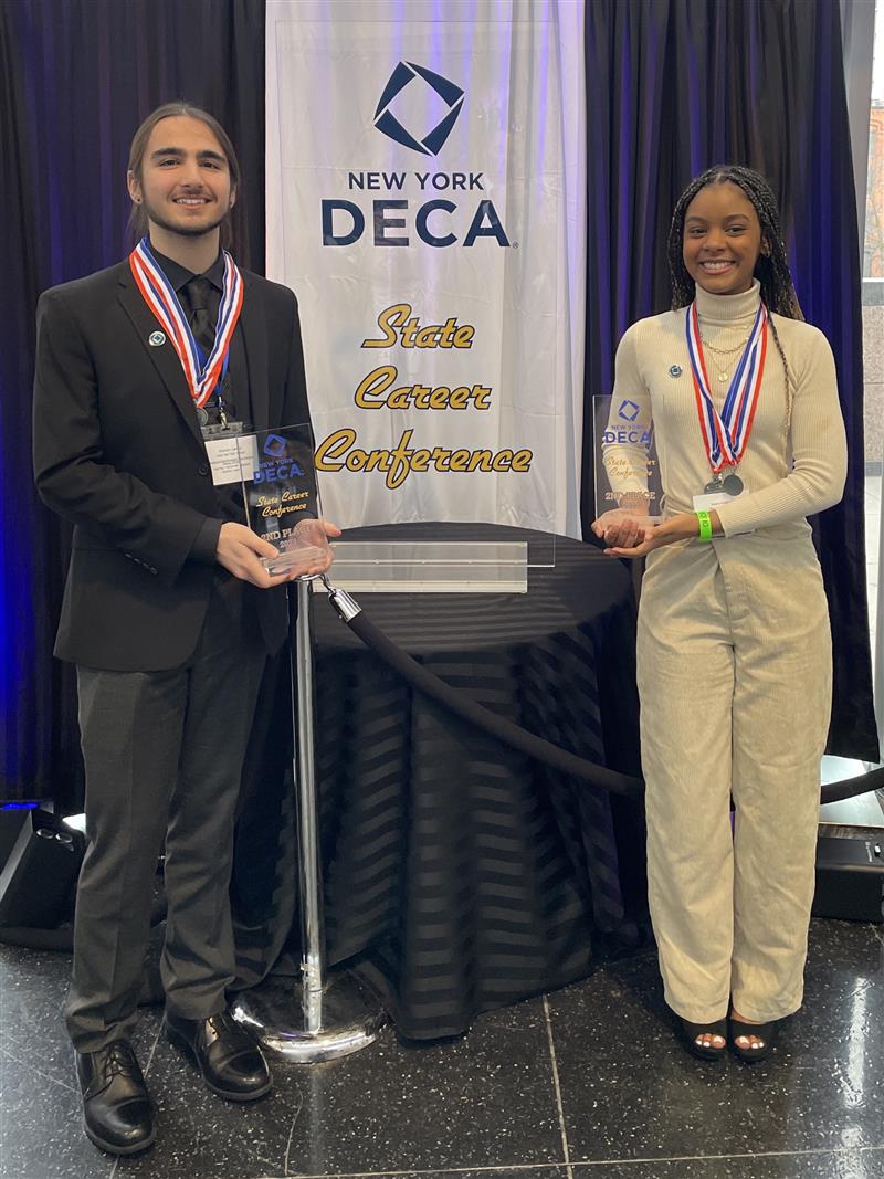 Deer Park’s DECA Team Earns Four Trophies at State Conference